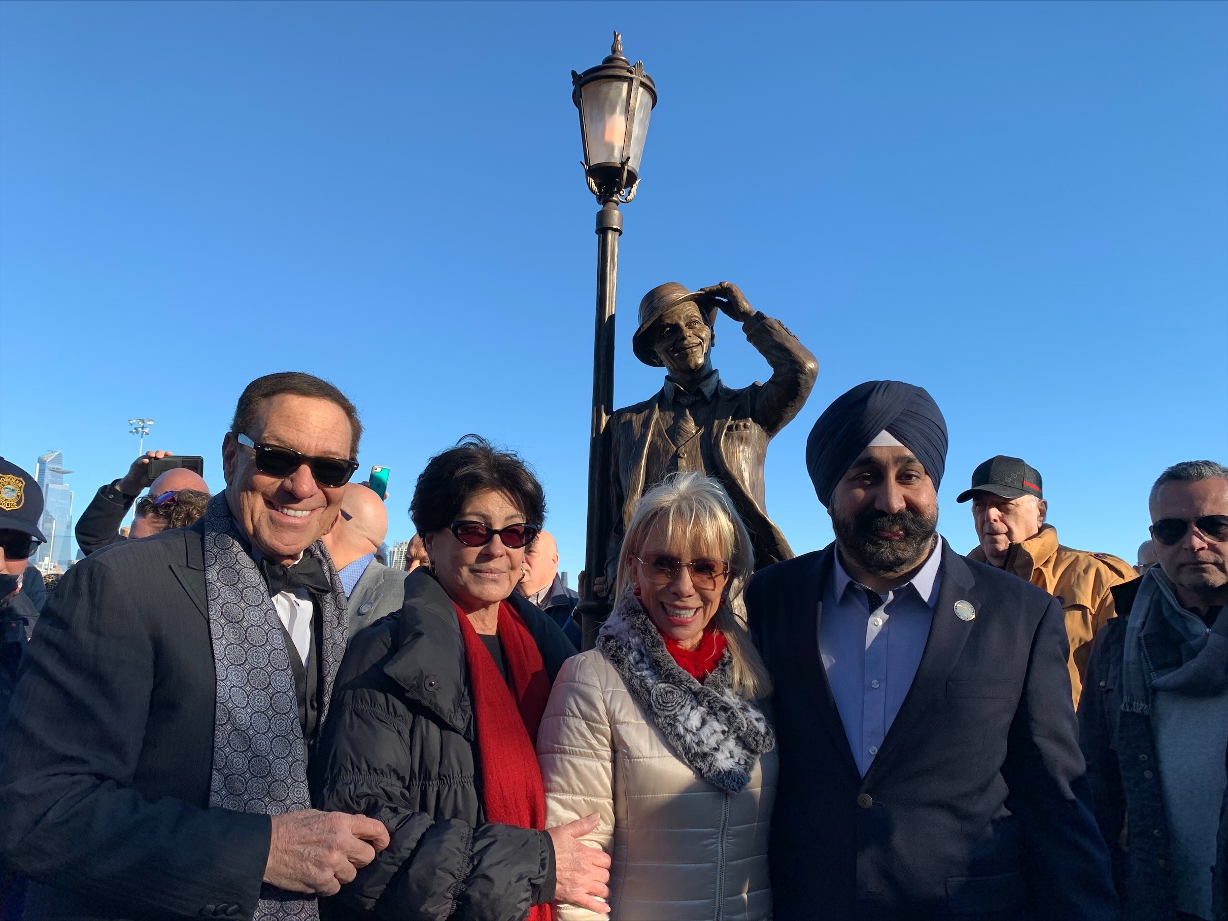City of Hoboken unveils Frank Sinatra statue on 106th birthday of ...