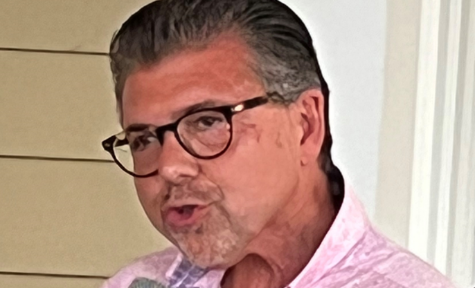 Murphy Calls Bell-to-Bell School Cellphone Ban 'Plain Commonsense ...