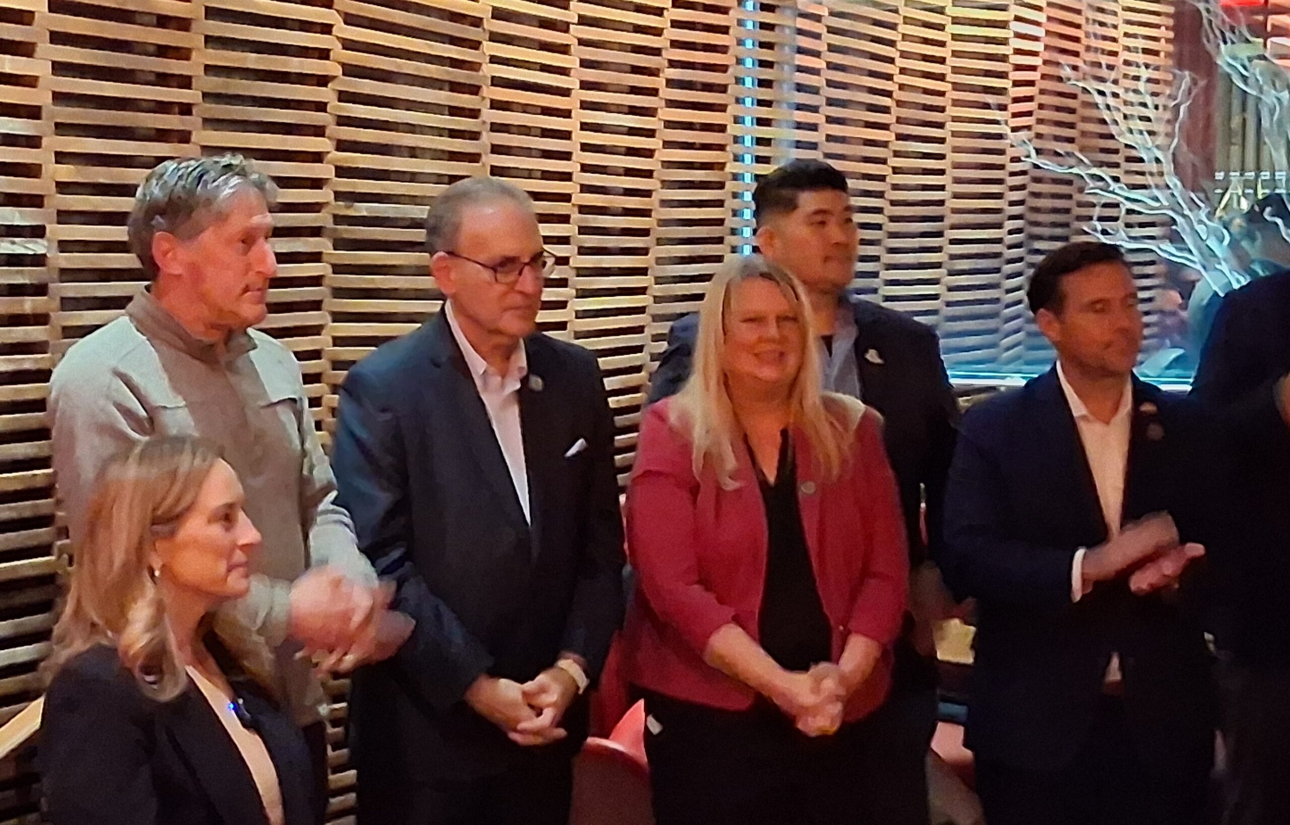 In Somerset, with Murphy in Attendance, Schaffer Piles up the Punches ...